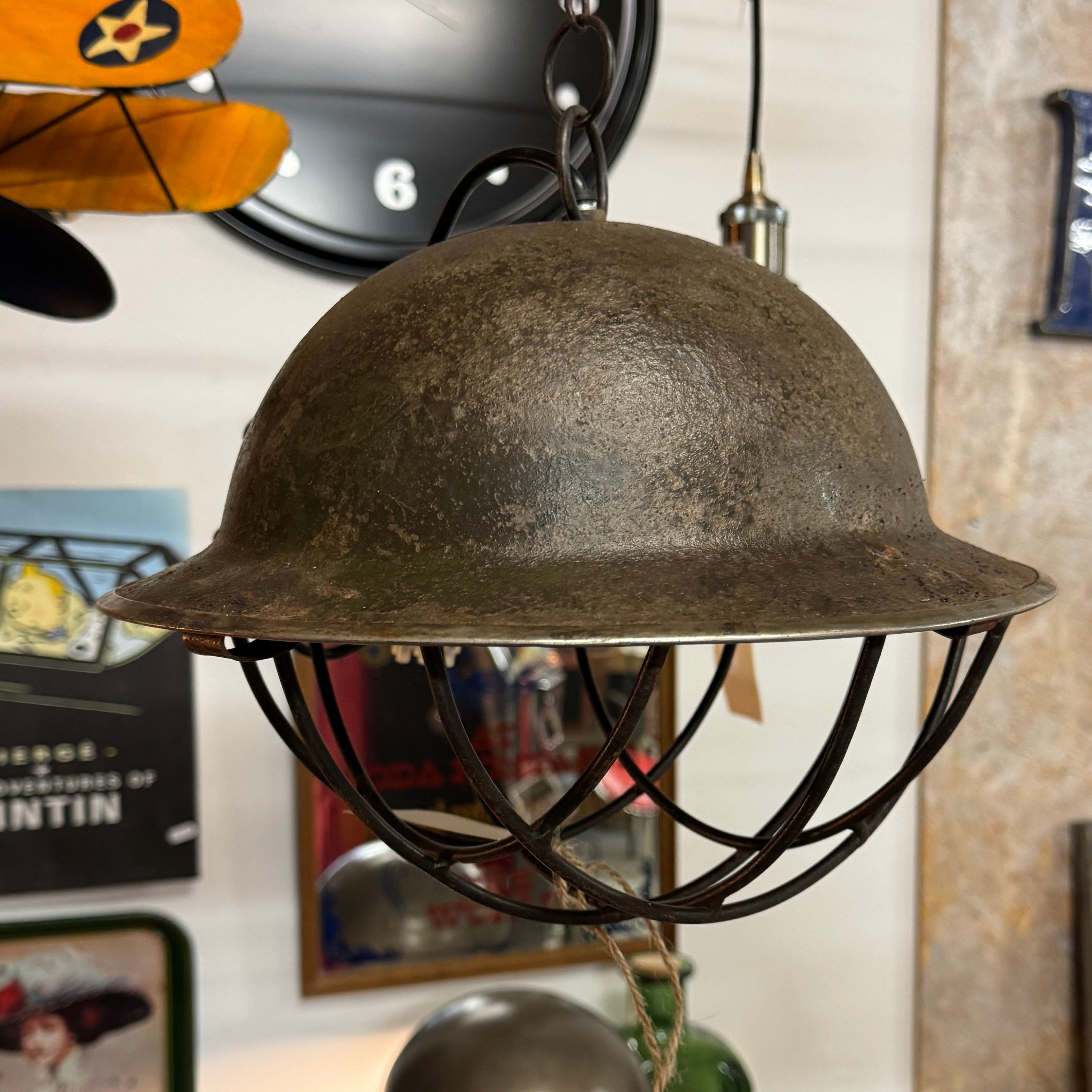 Militærhjelm lampe – Lundsminde Retro, Design & Galleri